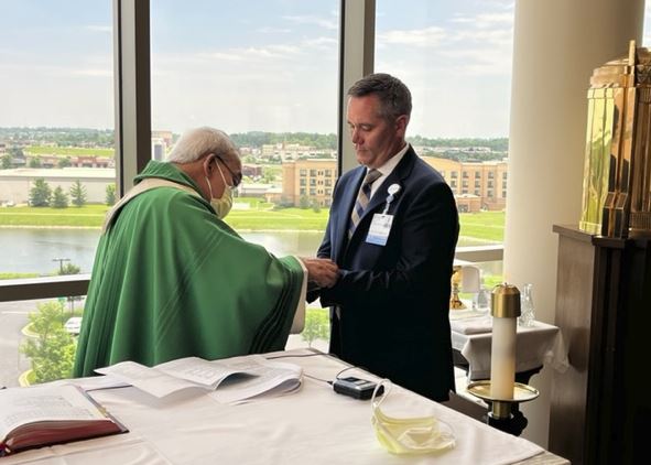 Missioning ceremony held for new president of HSHS St. Elizabeth’s ...