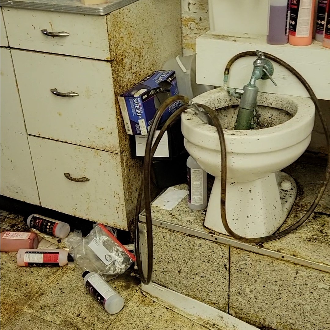 Funeral home director subject to ‘scary, filthy freak show’ complaint ...