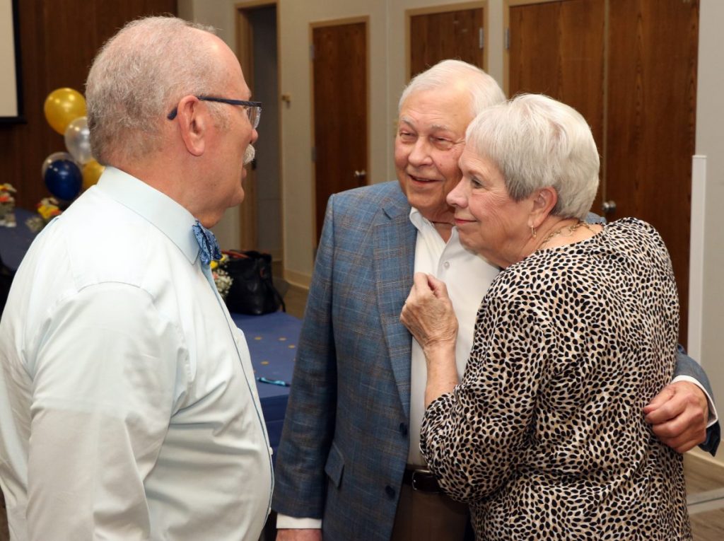 Alton Memorial gastroenterologist retires after 44 years – Illinois ...